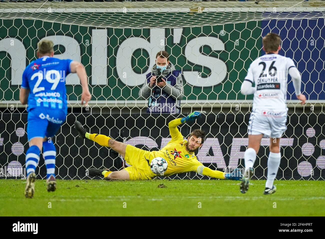 GENT, BELGIUM - MARCH 21: goalkeeper Thomas Didillon of Cercle Brugge ...