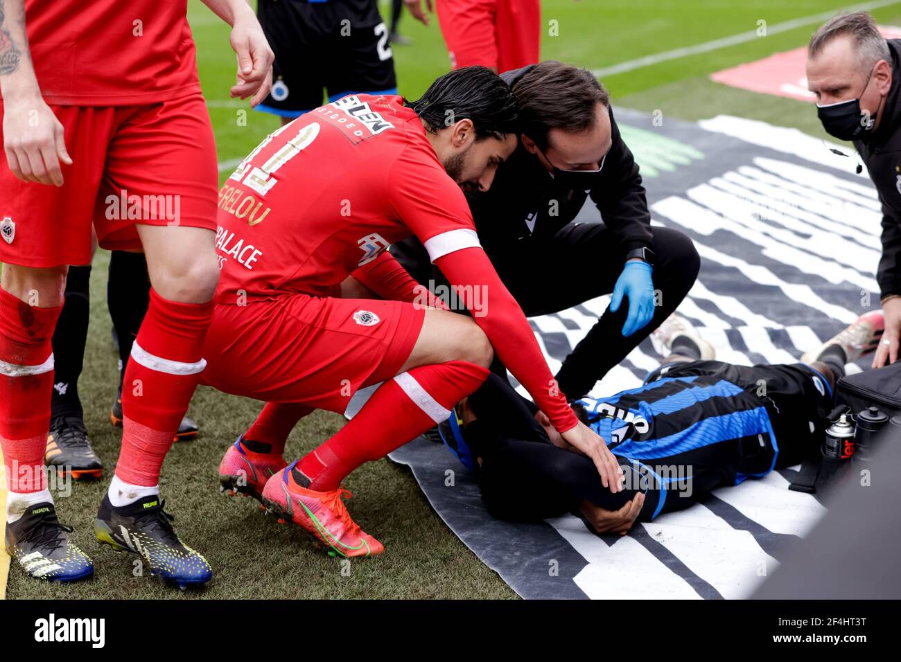 BRUGES, BELGIUM - MARCH 21: Lior Refaelov of Royal Antwerp and Clinton ...