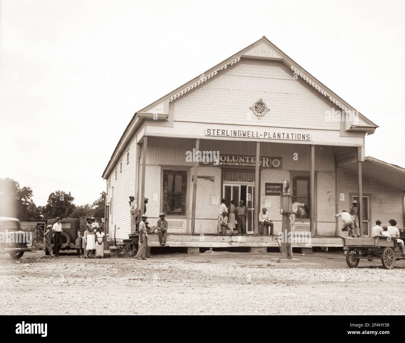 A plantation store near Clarksville, Mississippi. July 1936. Photograph ...
