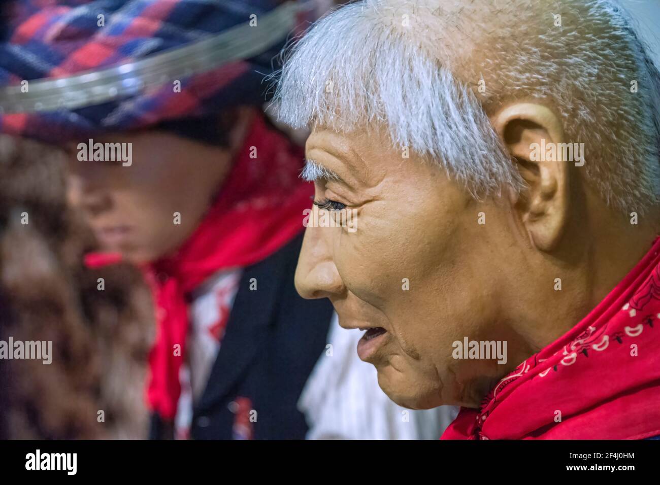 Seminole tribe of florida in costume hi-res stock photography and ...