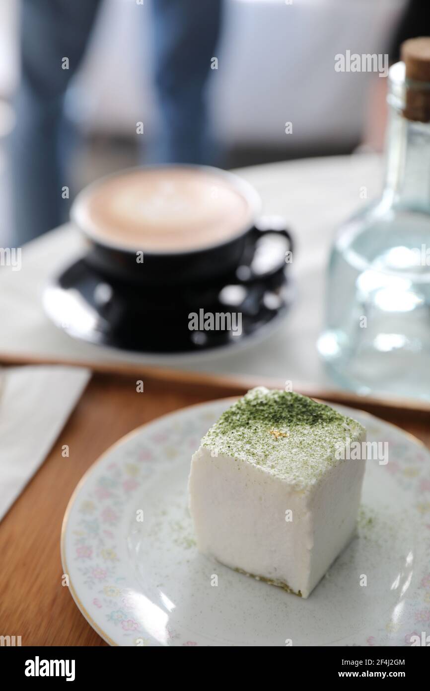 Japanese tea cake hi-res stock photography and images - Alamy