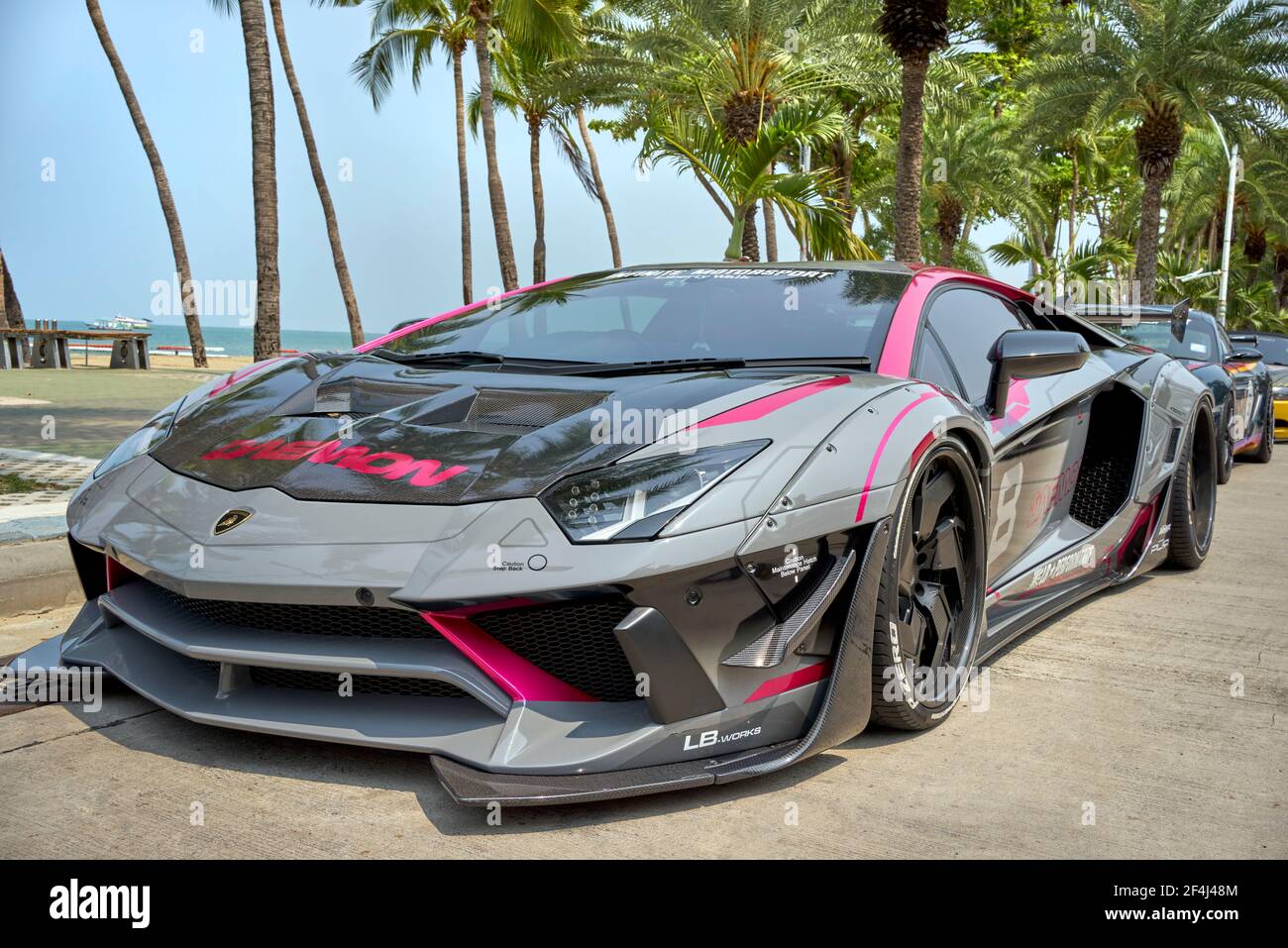 Supercars side view hi-res stock photography and images - Alamy