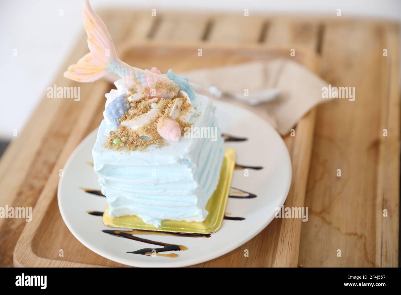 Mermaid birthday cake hi-res stock photography and images - Alamy