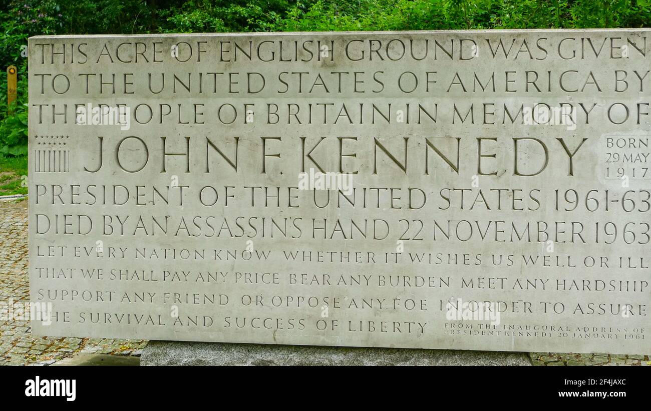 Kennedy Memorial at Runnymede, beside the Thames Stock Photo - Alamy