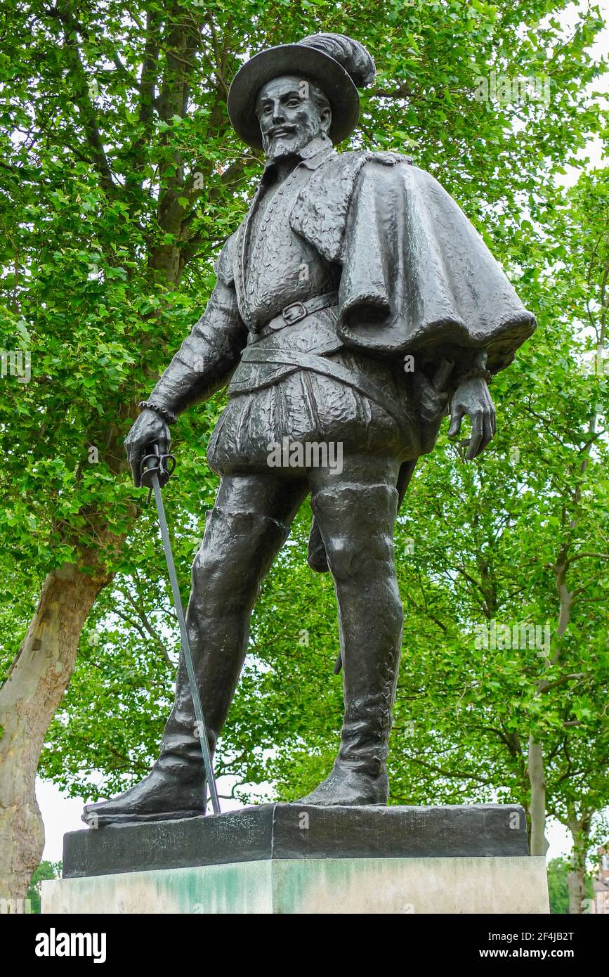 Statue of Sir Francis Drake, one of England's most famous explorers, at ...