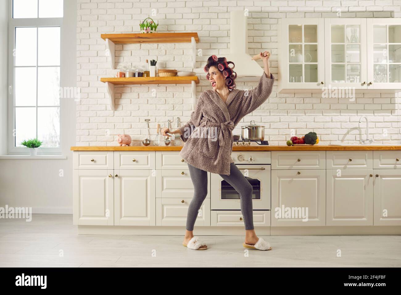 Sing and dance hi-res stock photography and images - Alamy