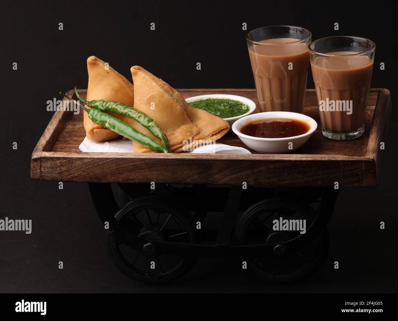Samosa and chai hi-res stock photography and images - Alamy