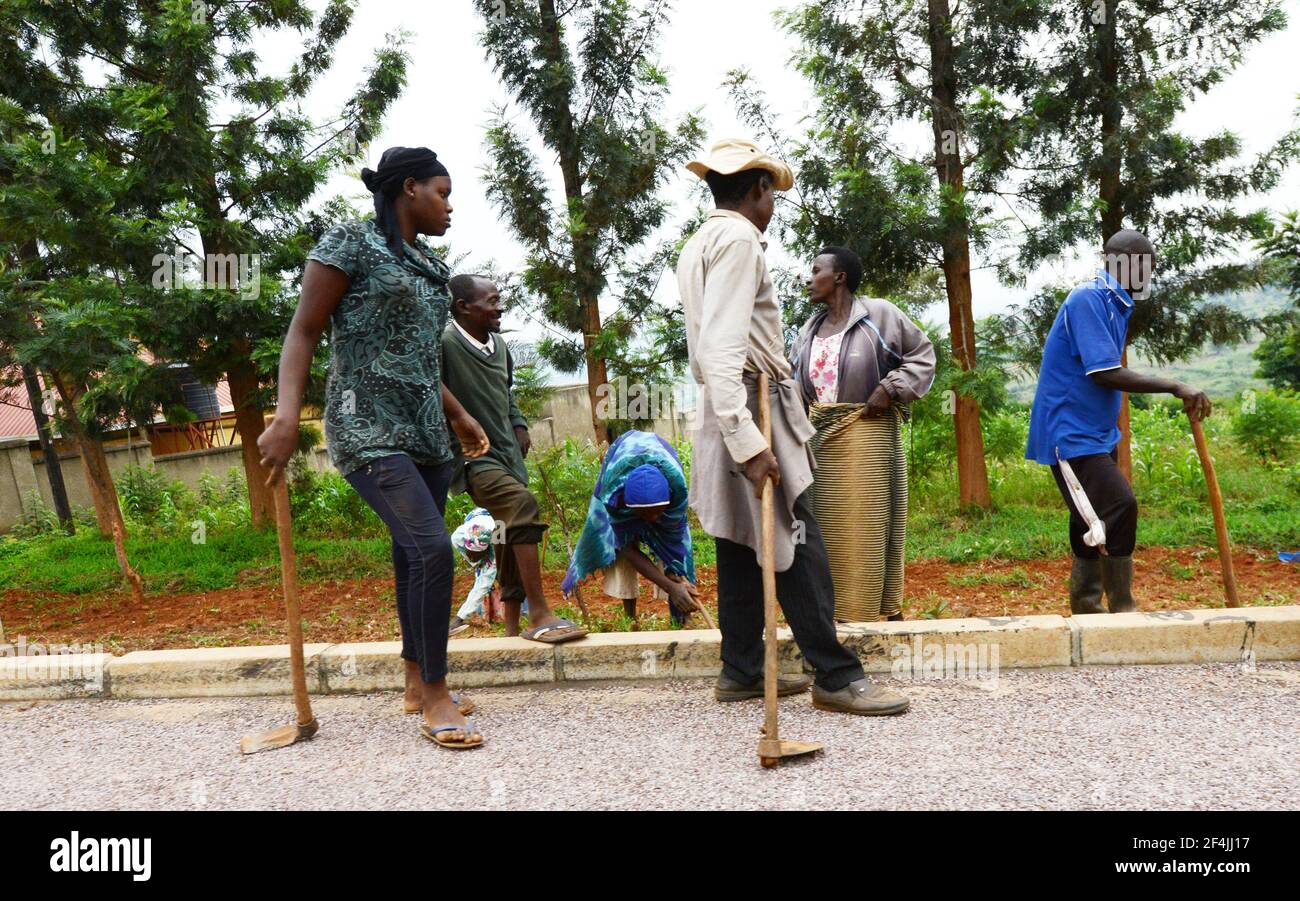 Rwandans working hi-res stock photography and images - Alamy