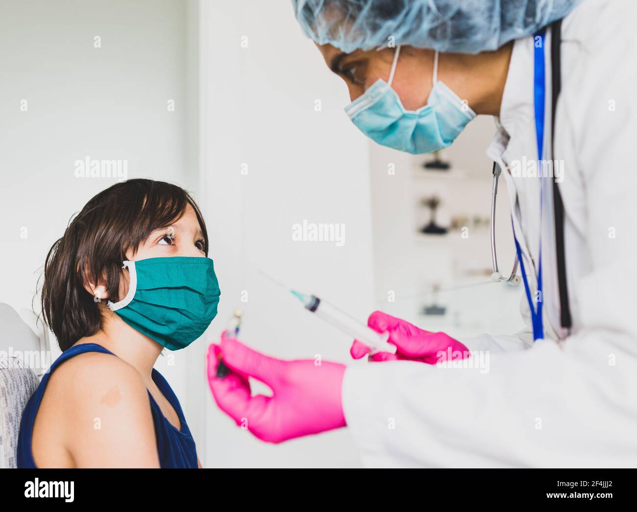 Insulin injection child hi-res stock photography and images - Alamy
