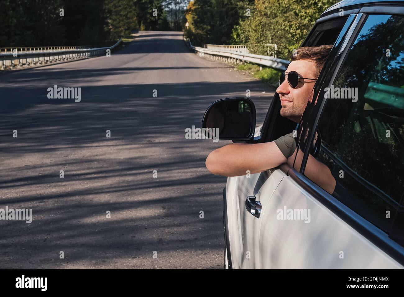 Driver out window hi-res stock photography and images - Alamy