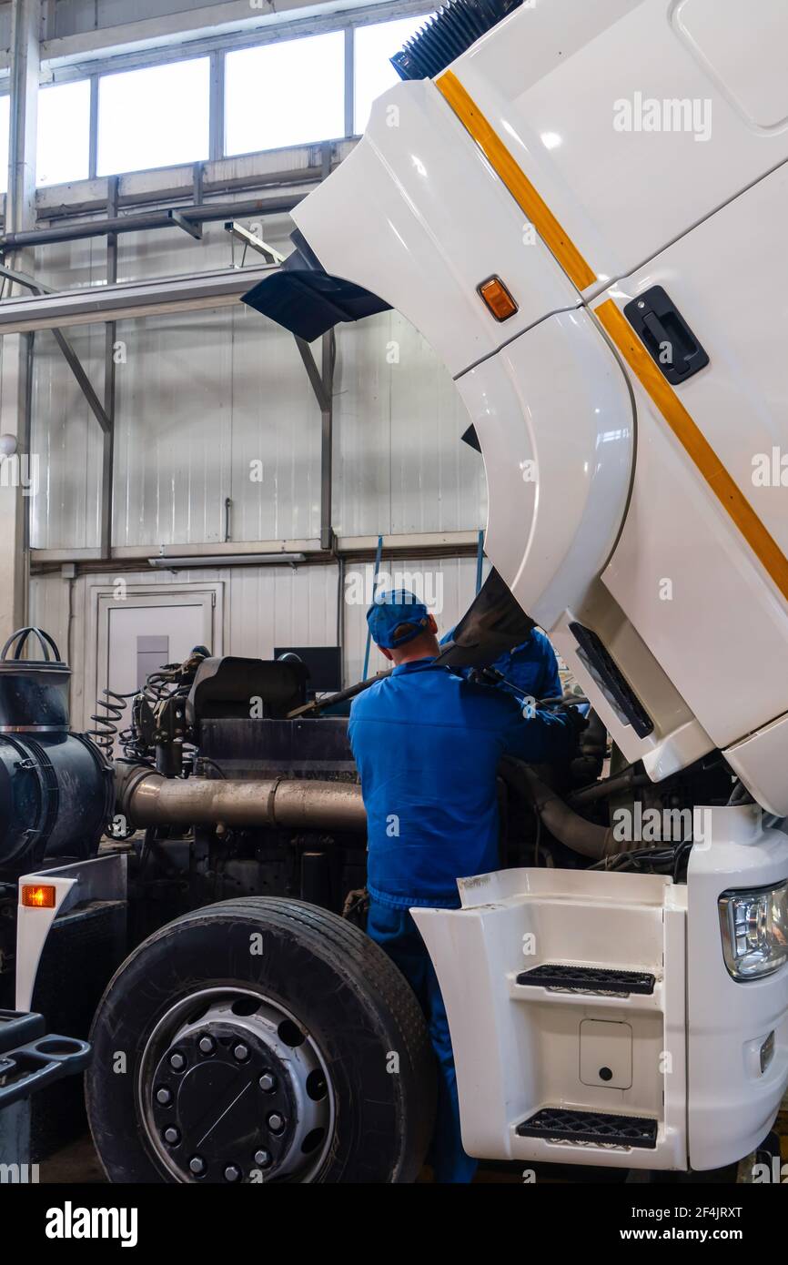 Truck repair service workshop ondoors Stock Photo - Alamy