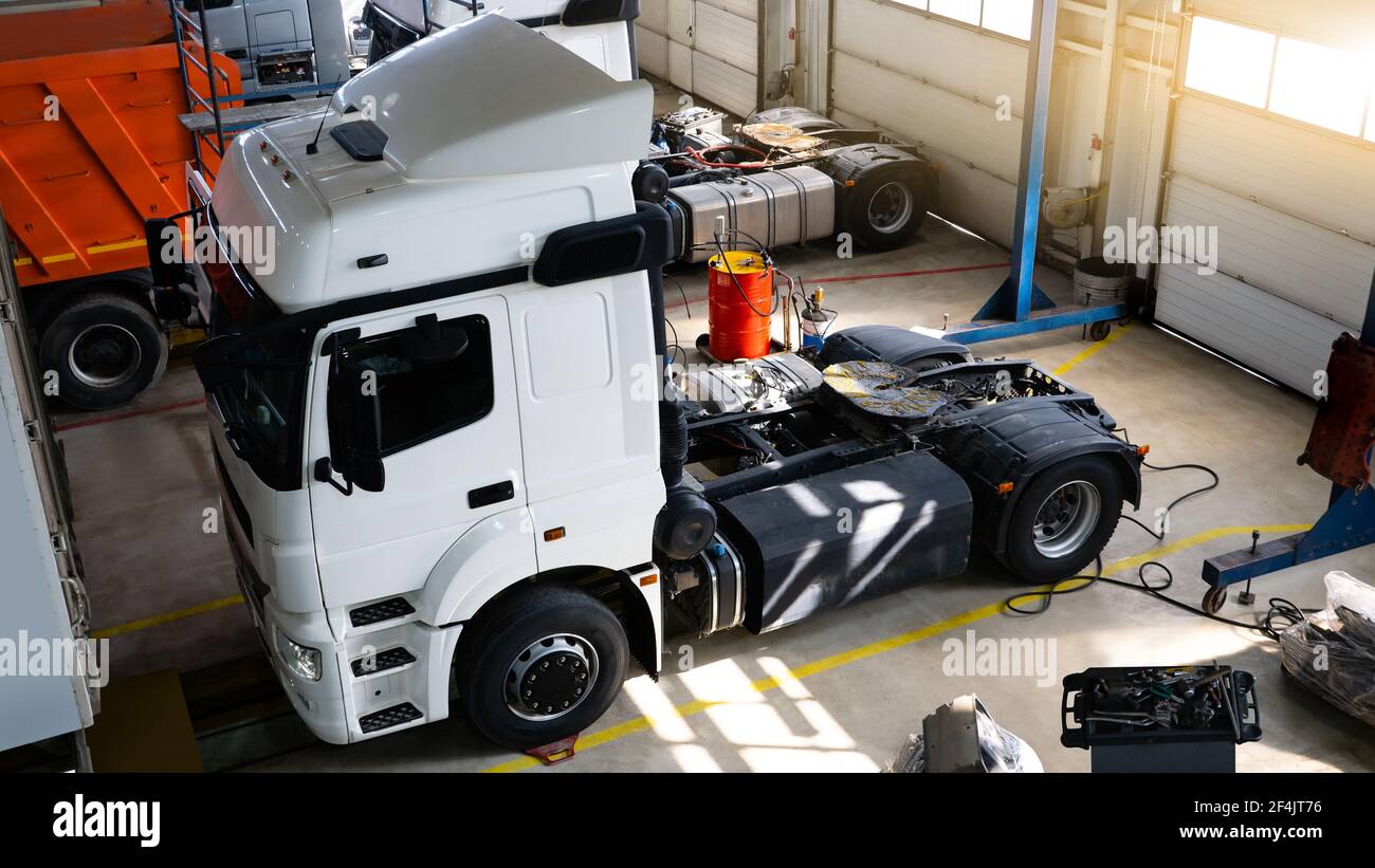 Truck repair service workshop ondoors Stock Photo - Alamy