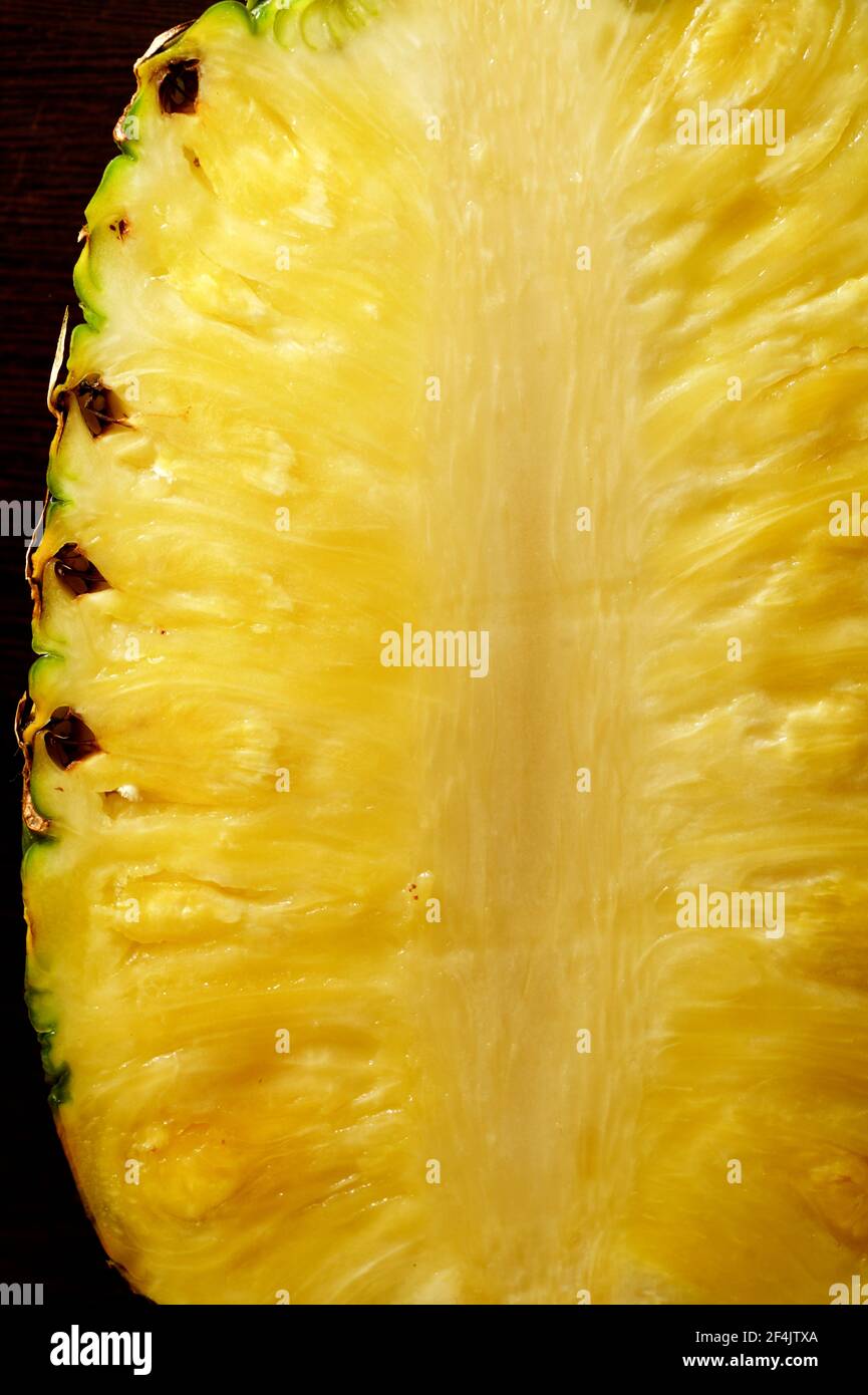 Pineapple cut in half hi-res stock photography and images - Alamy