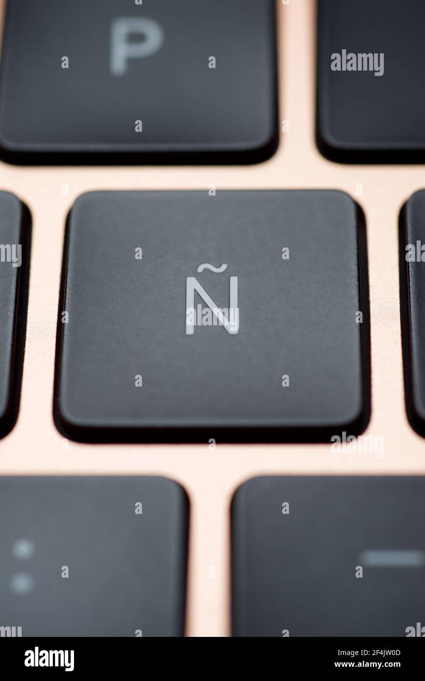 Computer keyboard key font letter hi-res stock photography and images ...