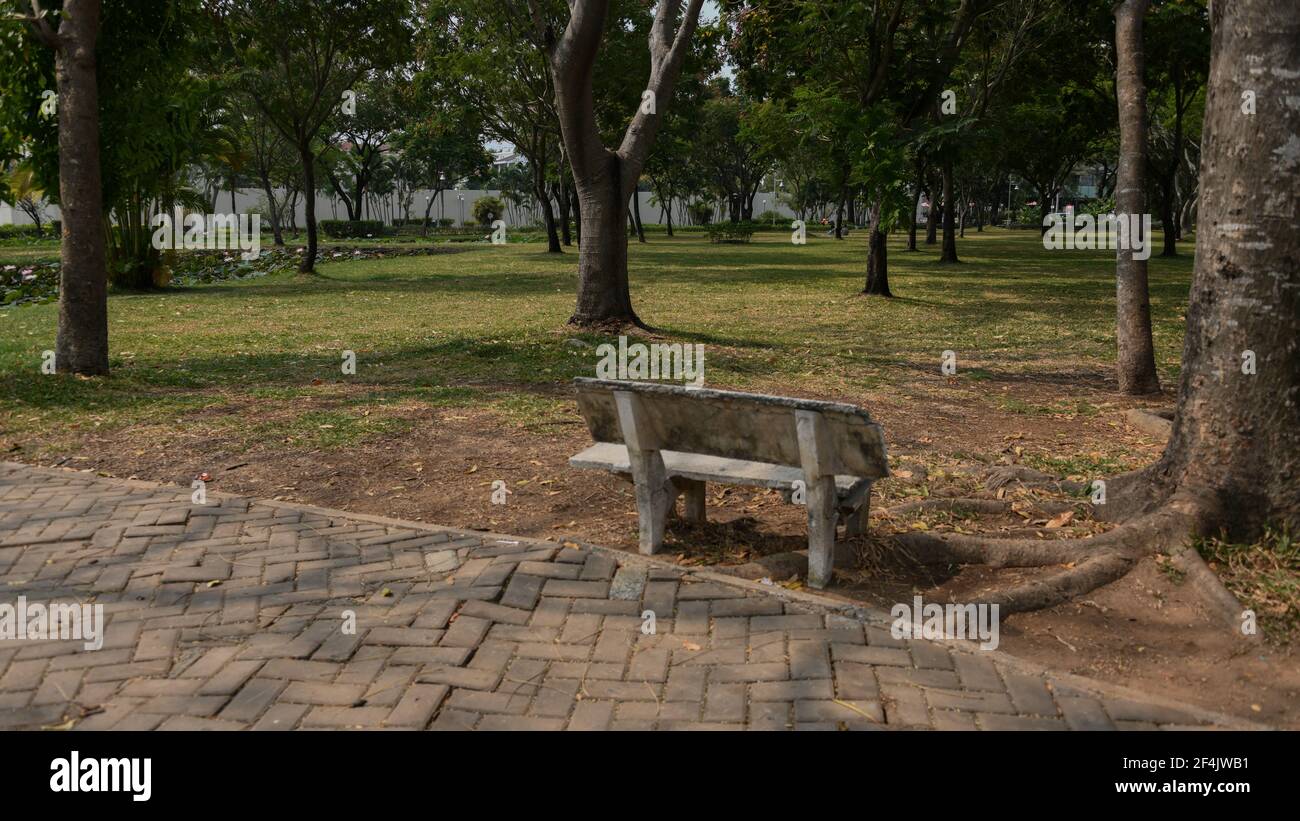White stone chair hi-res stock photography and images - Alamy
