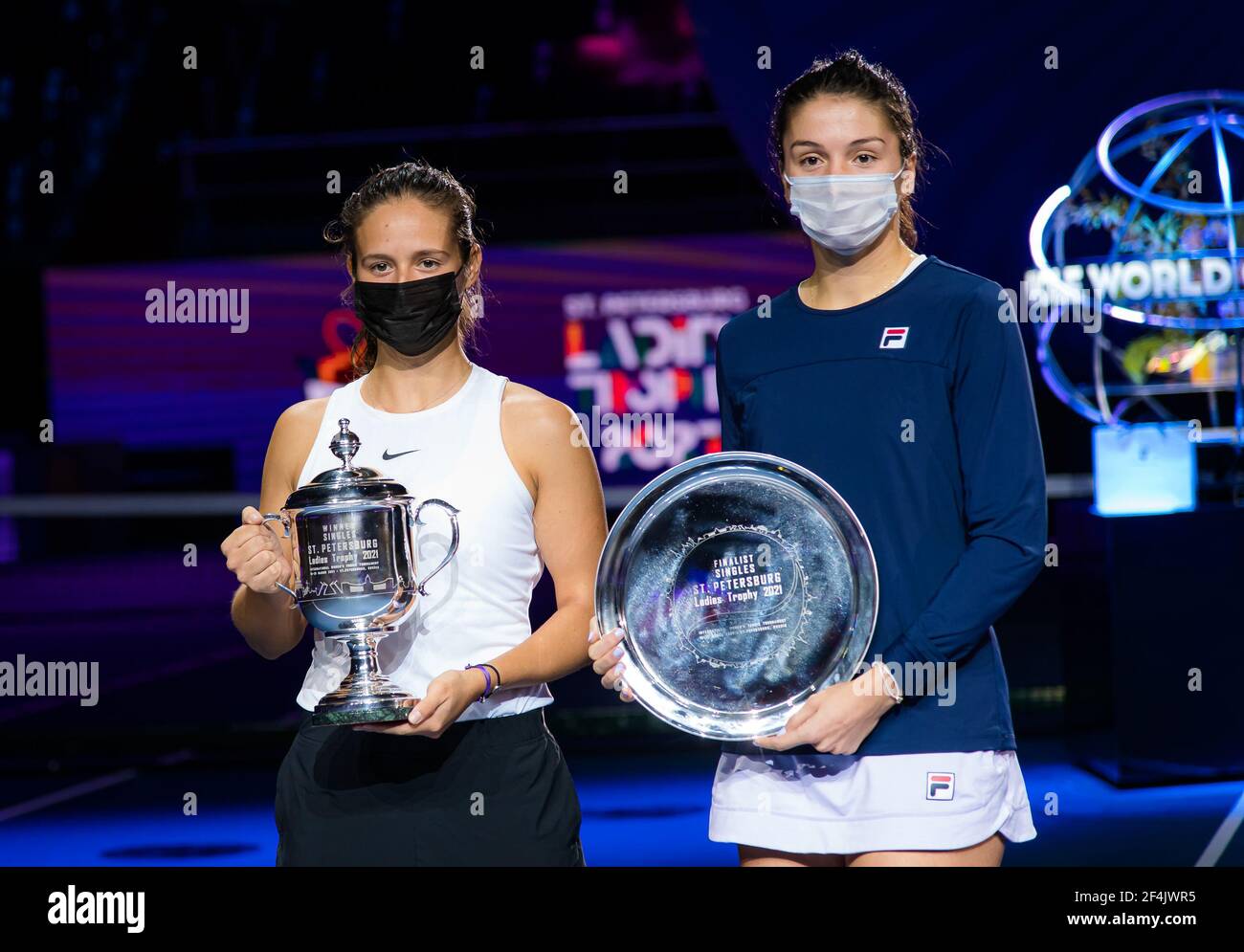 Ladies trophies hi-res stock photography and images - Alamy