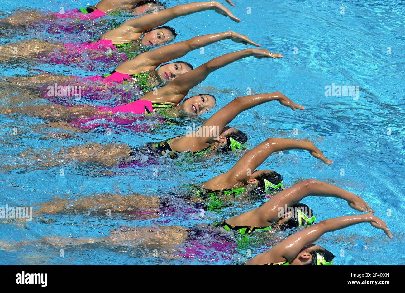 Synchronized swimming japan hi-res stock photography and images - Alamy