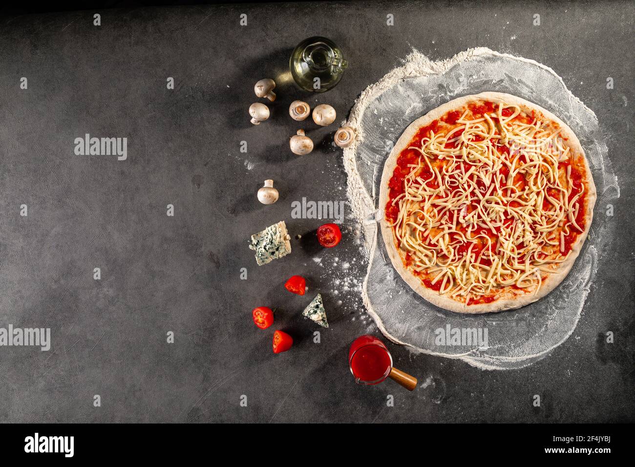 Finished pizza hi-res stock photography and images - Alamy