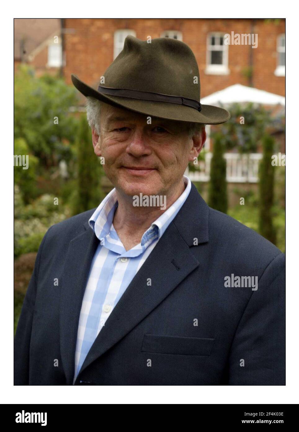 Simon Carr in Hatpic David Sandison 3/5/2005 Stock Photo - Alamy
