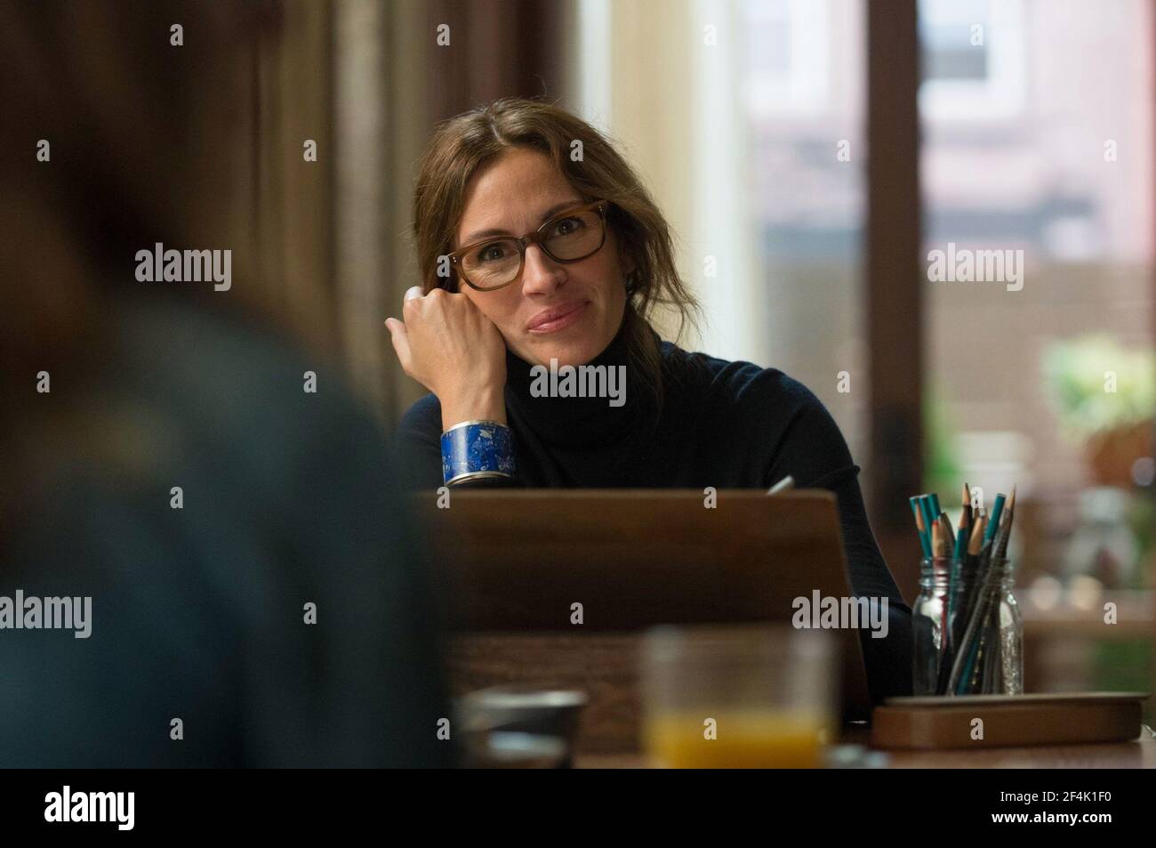 JULIA ROBERTS in WONDER (2017), directed by STEPHEN CHBOSKY. Copyright ...