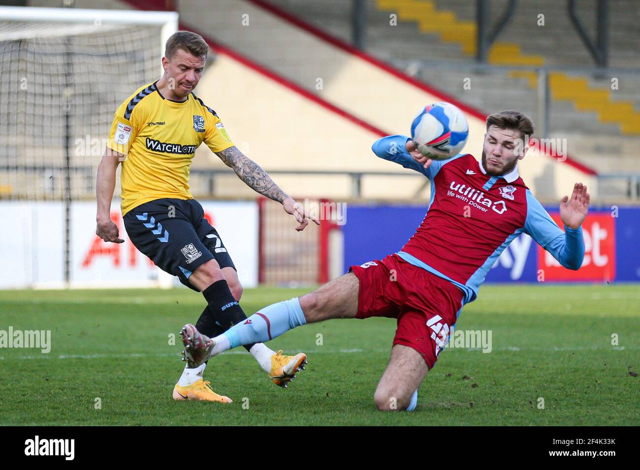 Southend uniteds alan mccormack hi-res stock photography and images - Alamy
