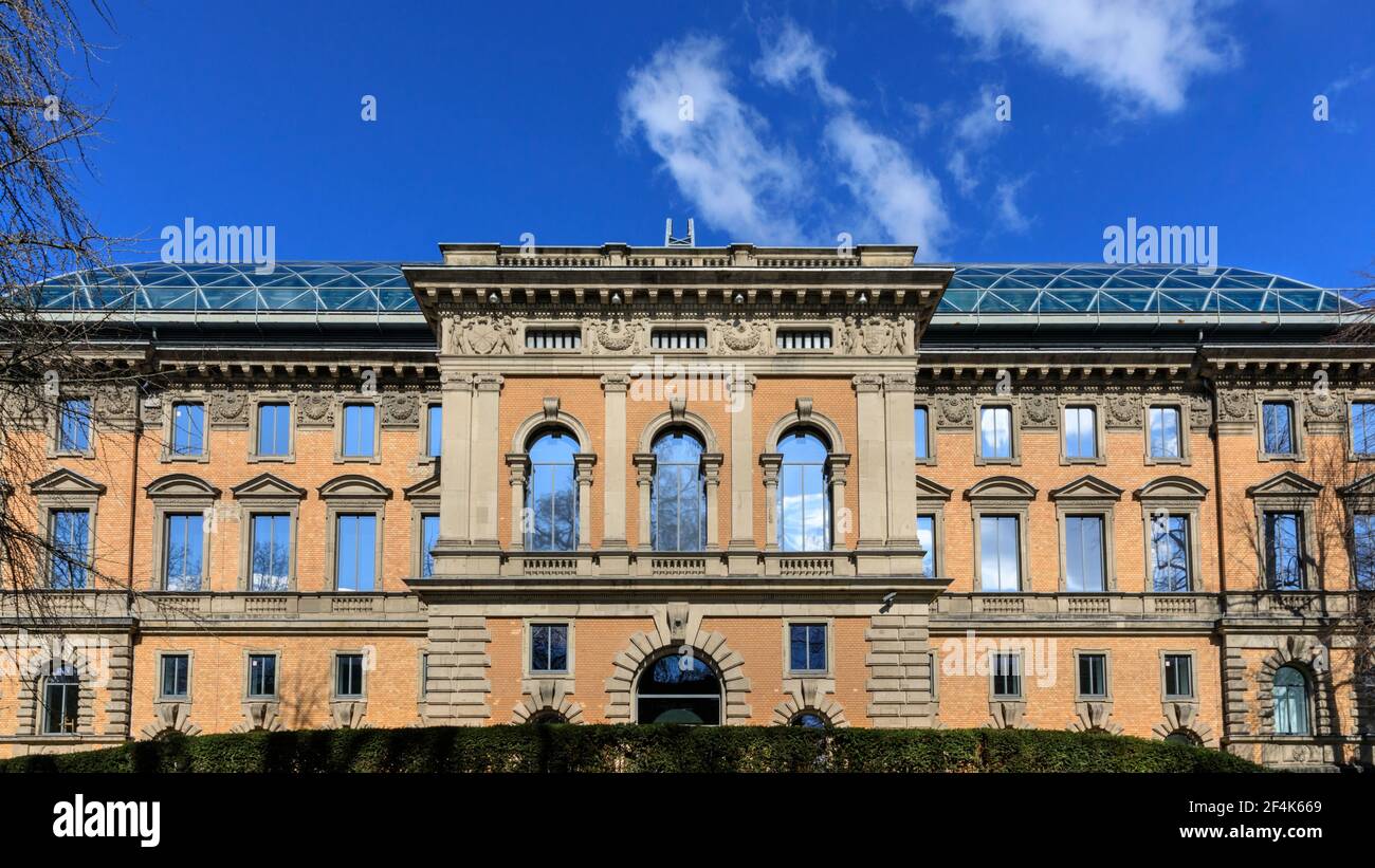 Kunsthalle K21 art museum at Ständehaus, front exterior with park ...