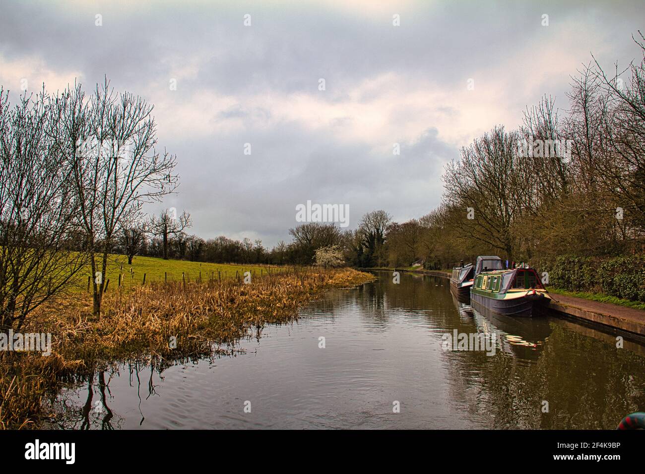 Waterside walk hi-res stock photography and images - Alamy