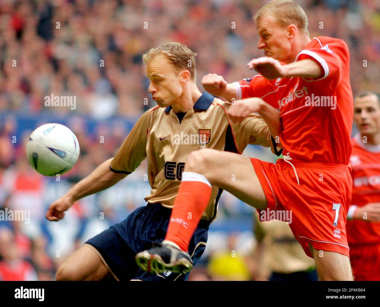 Dennis bergkamp hi-res stock photography and images - Alamy