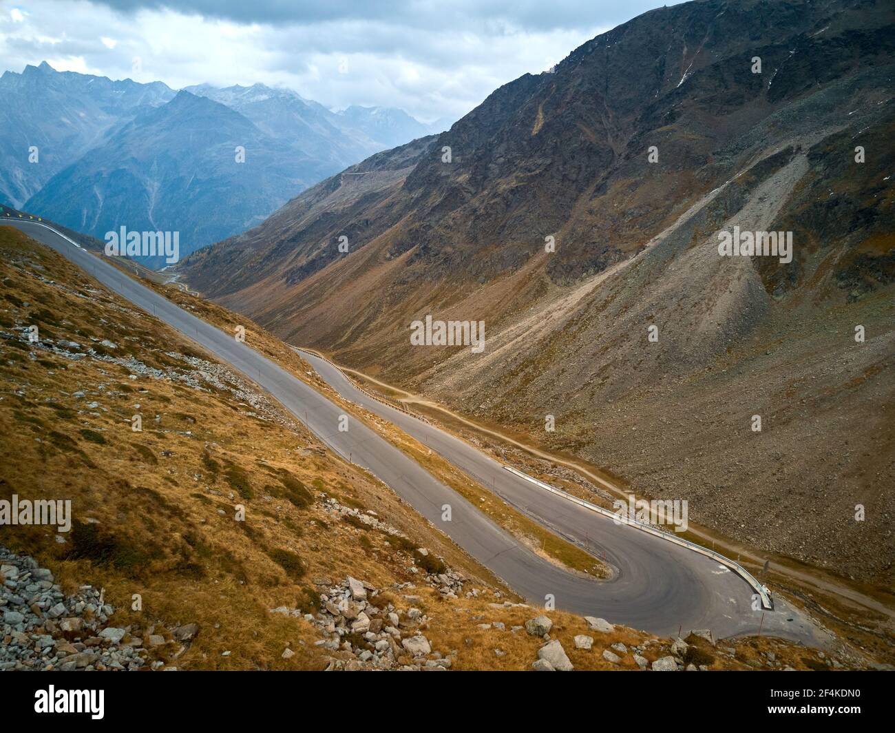 Lion creek road hi-res stock photography and images - Alamy