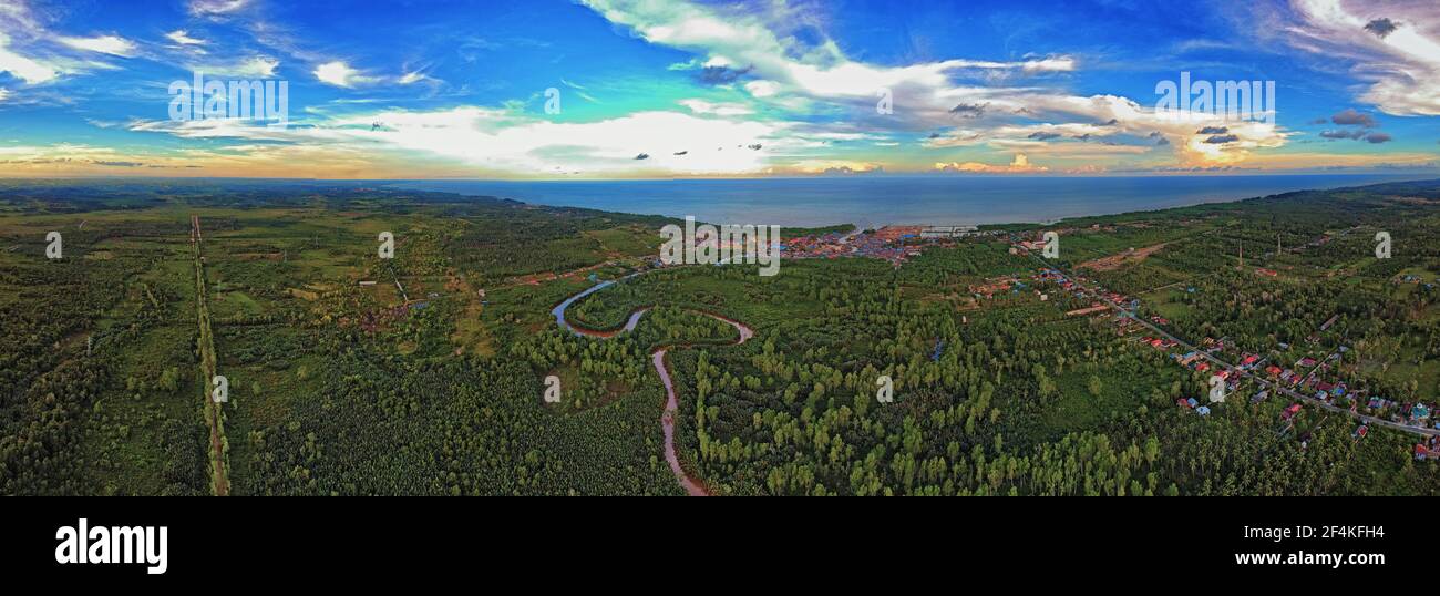 Aerial panoramatic view of traditional Dayak Longgie village in heart ...