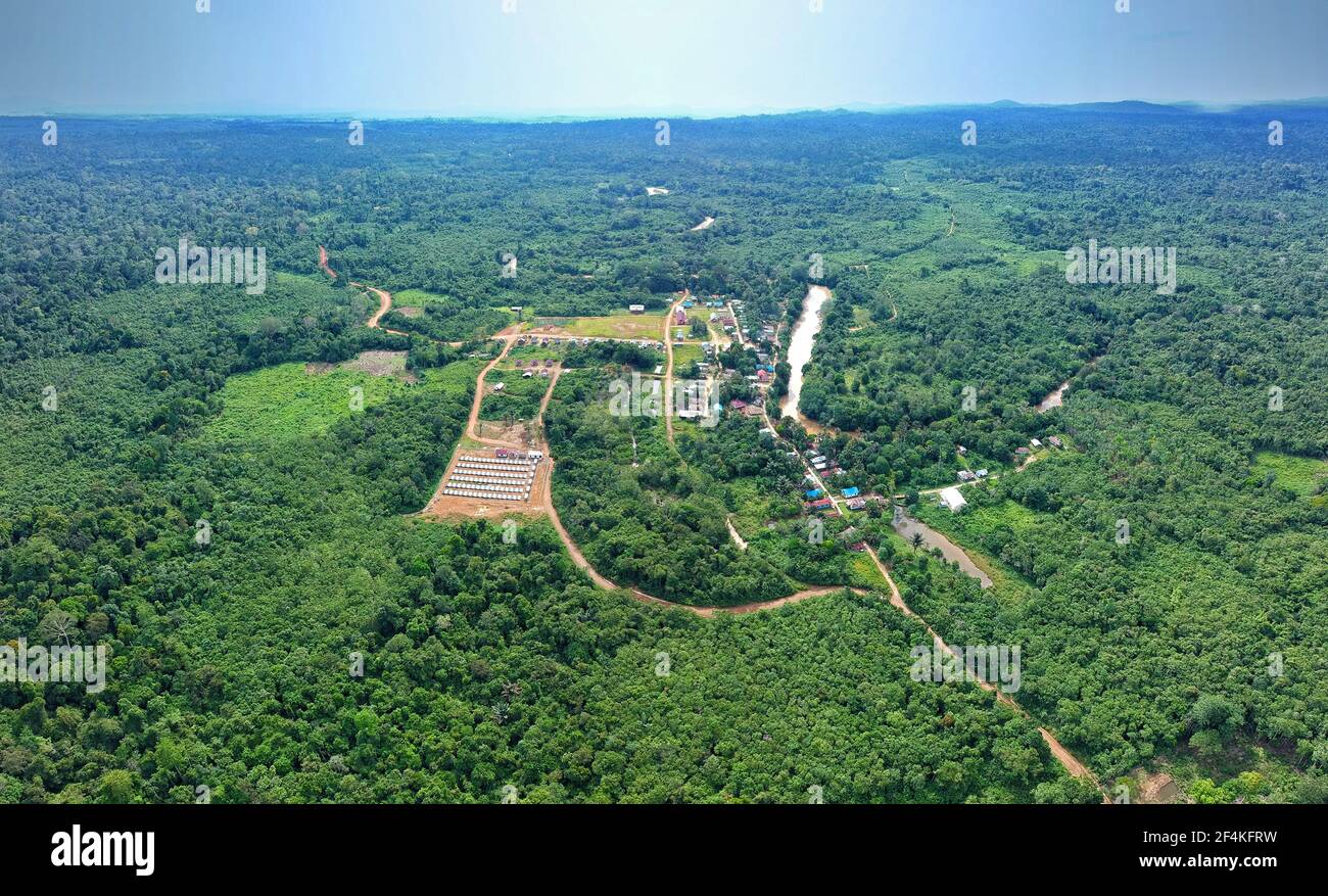 Aerial panoramatic view of traditional Dayak Longgie village in heart ...