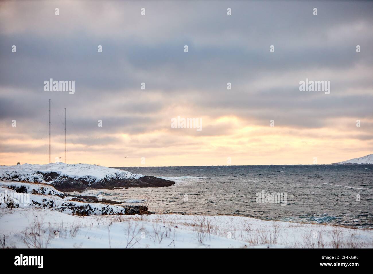 Beautiful yellow sunset hi-res stock photography and images - Alamy
