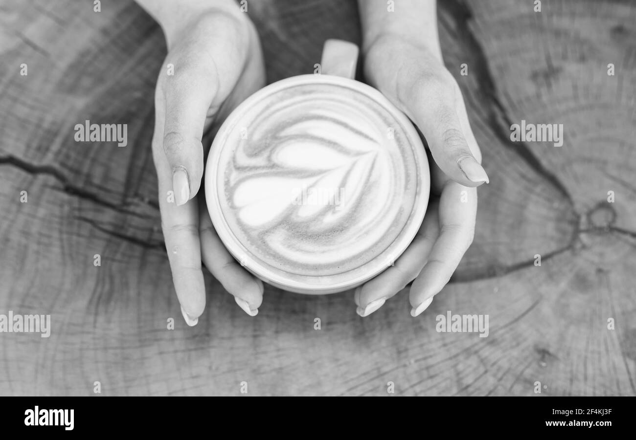Beautiful pattern heart created by microfoam. Coffee shop and cafe ...