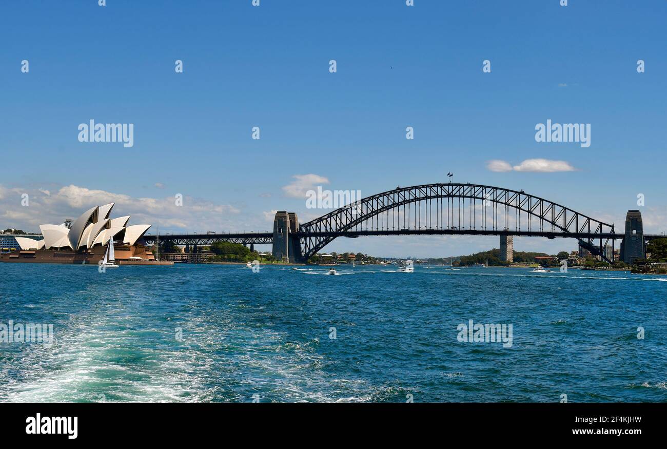 Sydney, NSW, Australia - October 29, 2017: Sydney Opera and Harbour ...