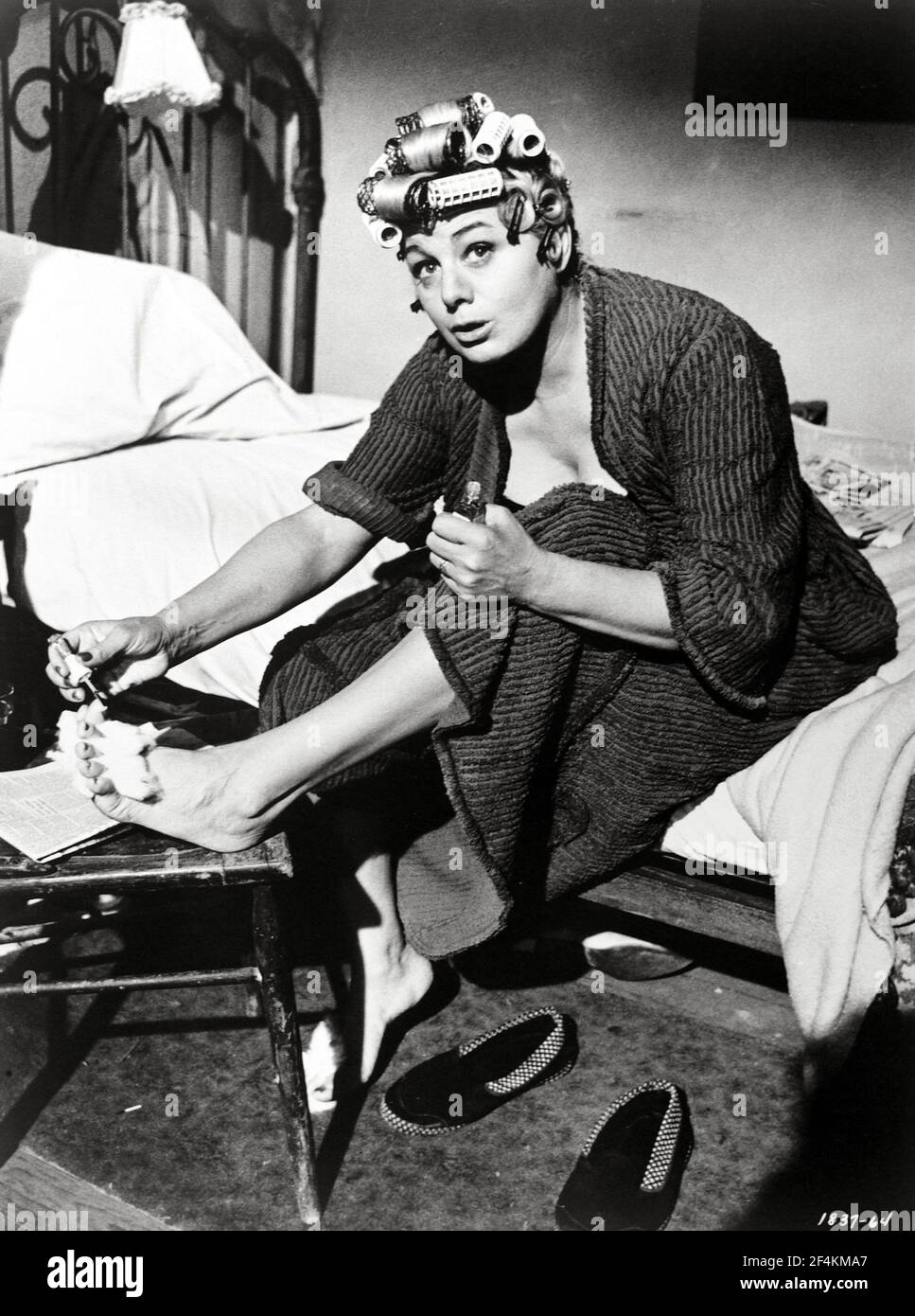 SHELLEY WINTERS in A PATCH OF BLUE (1965), directed by GUY GREEN ...