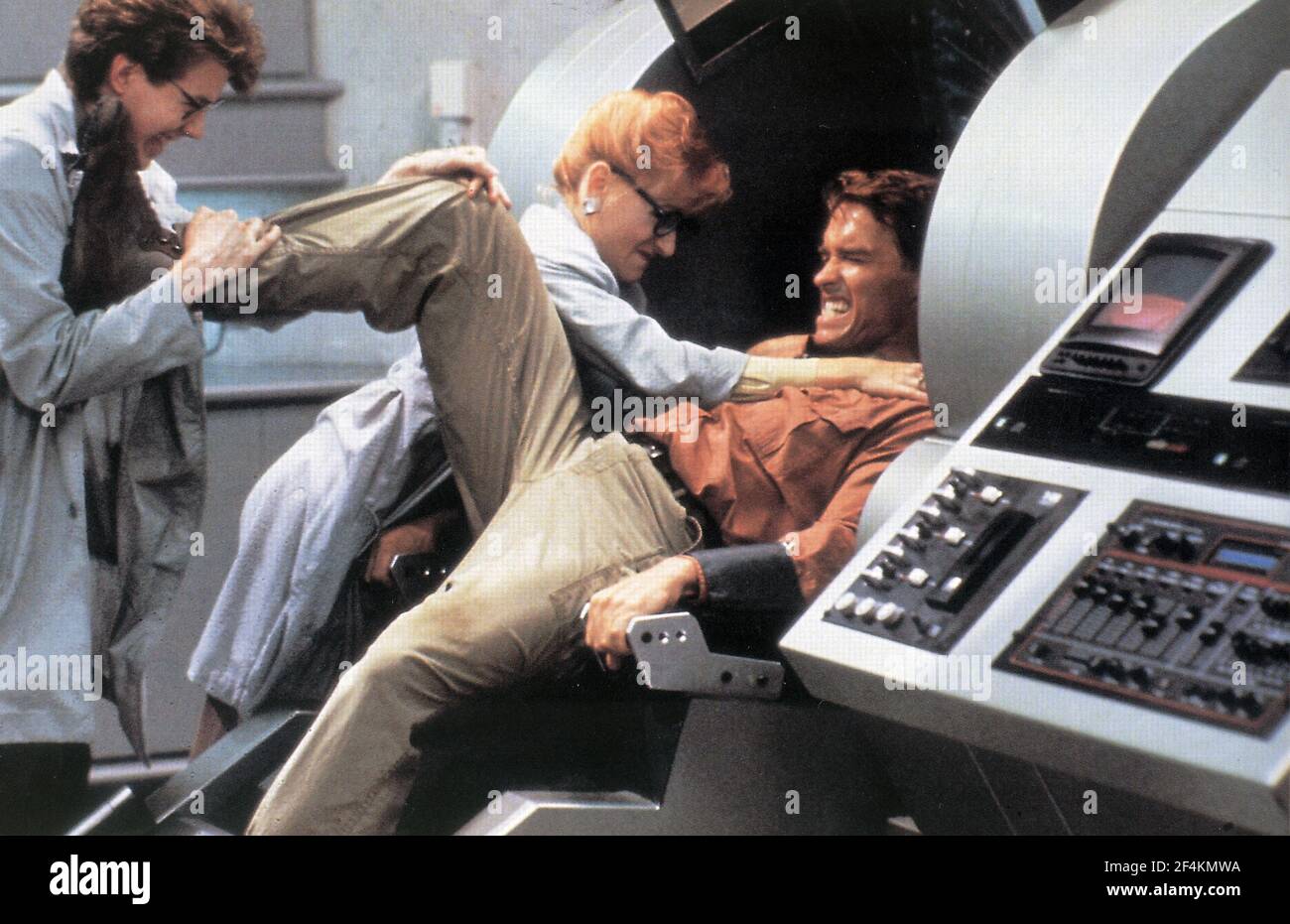 Total recall schwarzenegger hi-res stock photography and images - Alamy