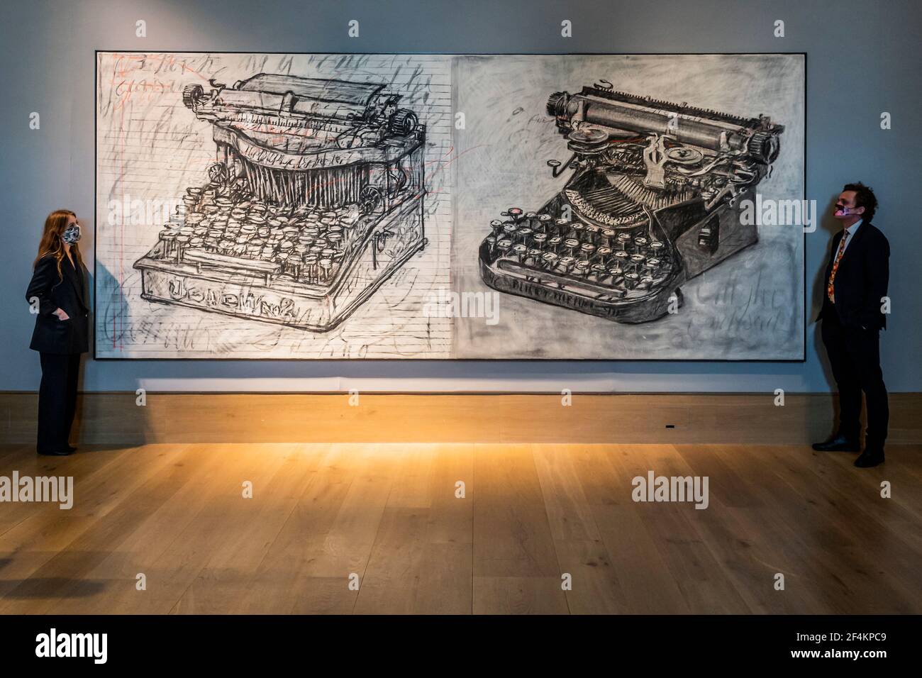 Large typewriters hi-res stock photography and images - Alamy