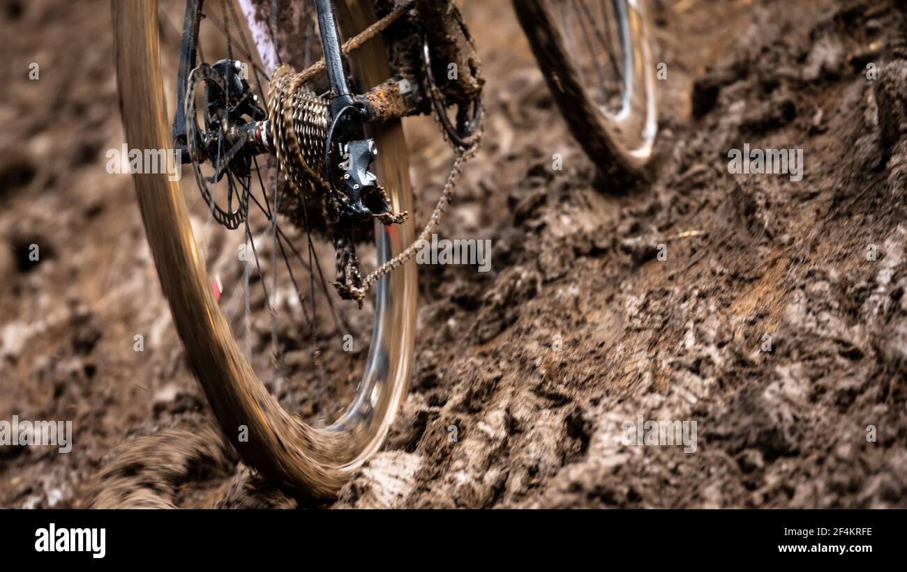 Muddy wheel of bicycle hi-res stock photography and images - Alamy