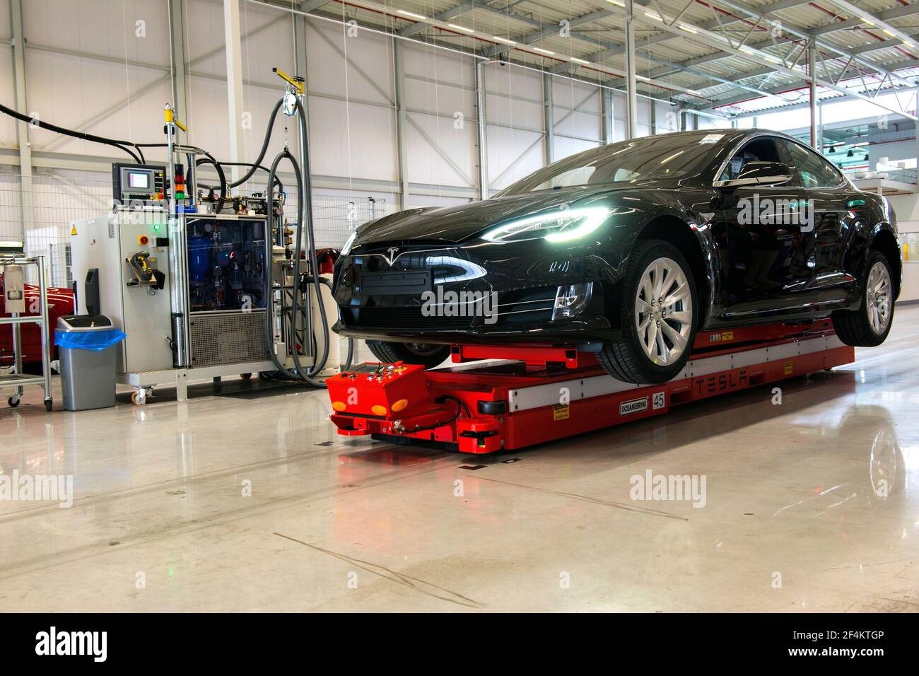 Tesla model 3 manufacturing hi-res stock photography and images - Alamy