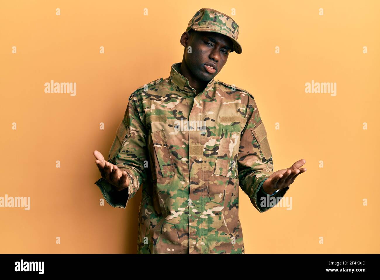 Military person confused hi-res stock photography and images - Alamy