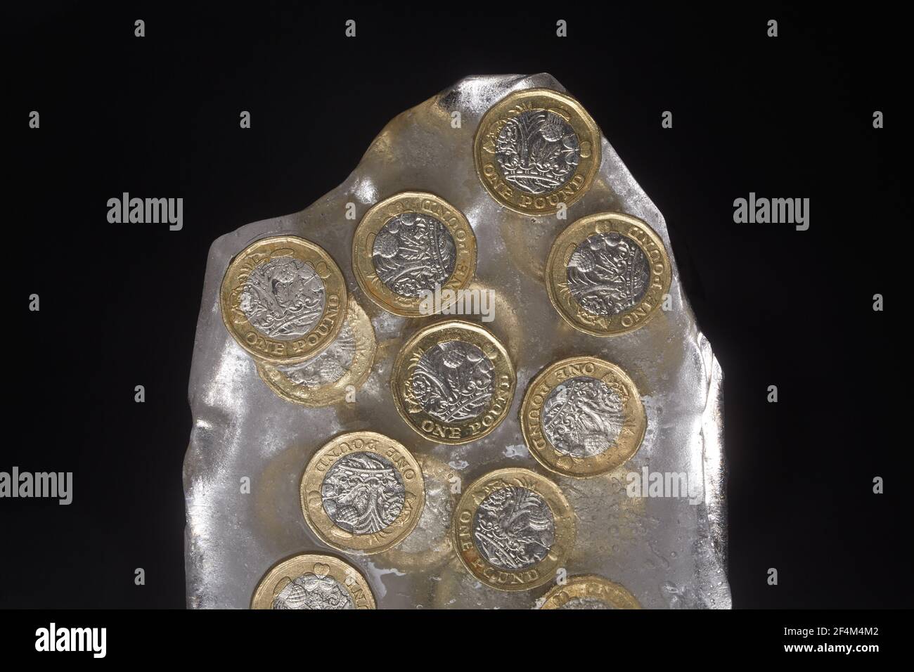 Frozen money hi-res stock photography and images - Alamy