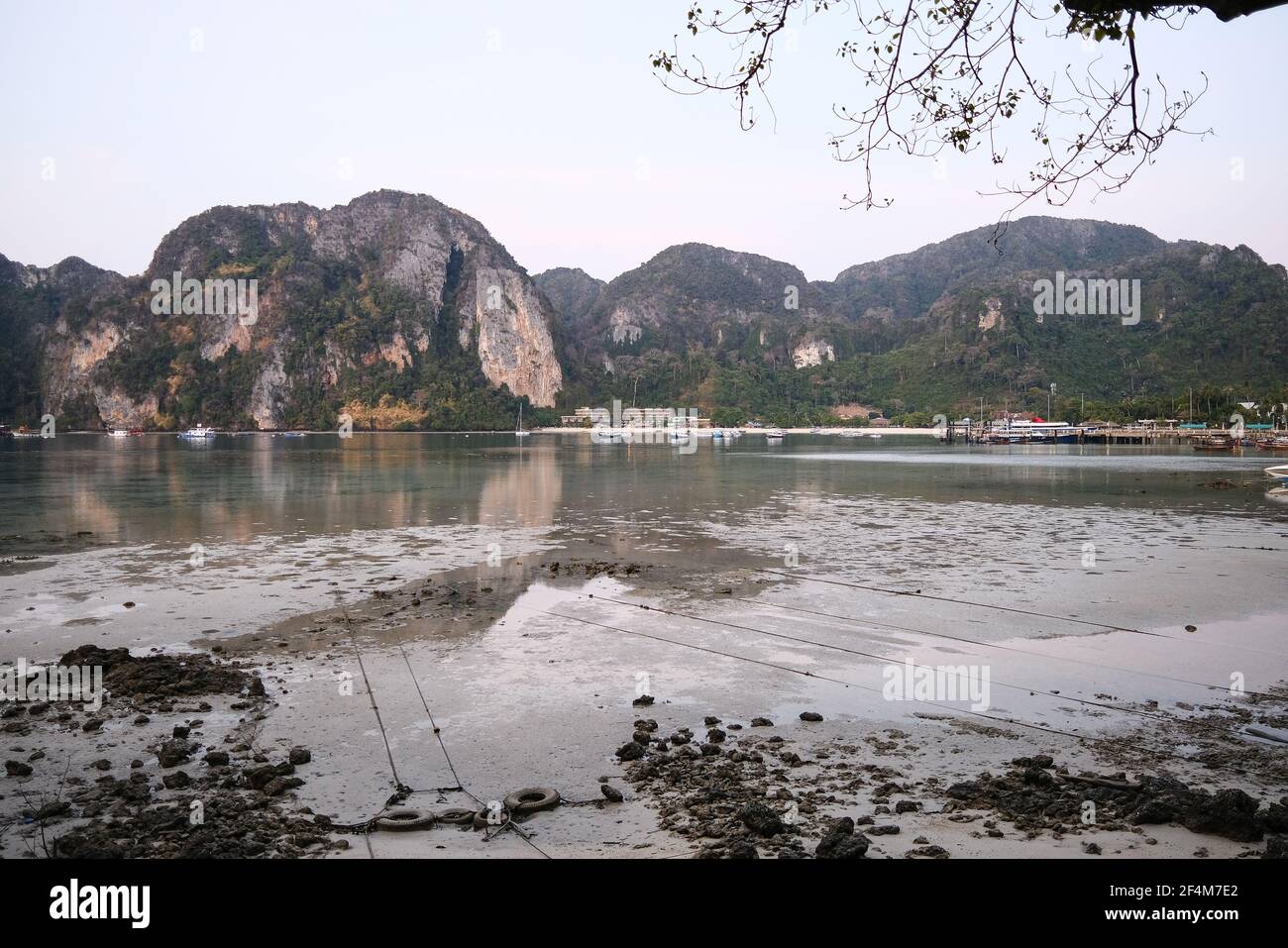 Tonsai island hi-res stock photography and images - Alamy