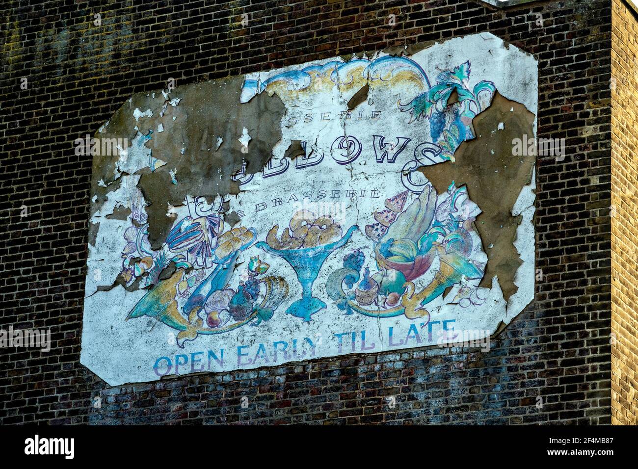 Bellows sign hi-res stock photography and images - Alamy