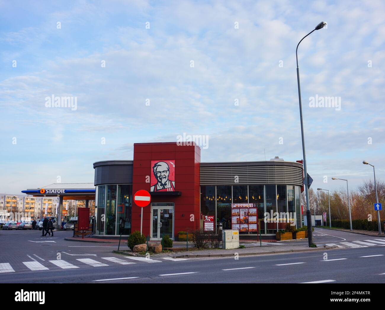 Exterior kfc fast food restaurant hi-res stock photography and images ...