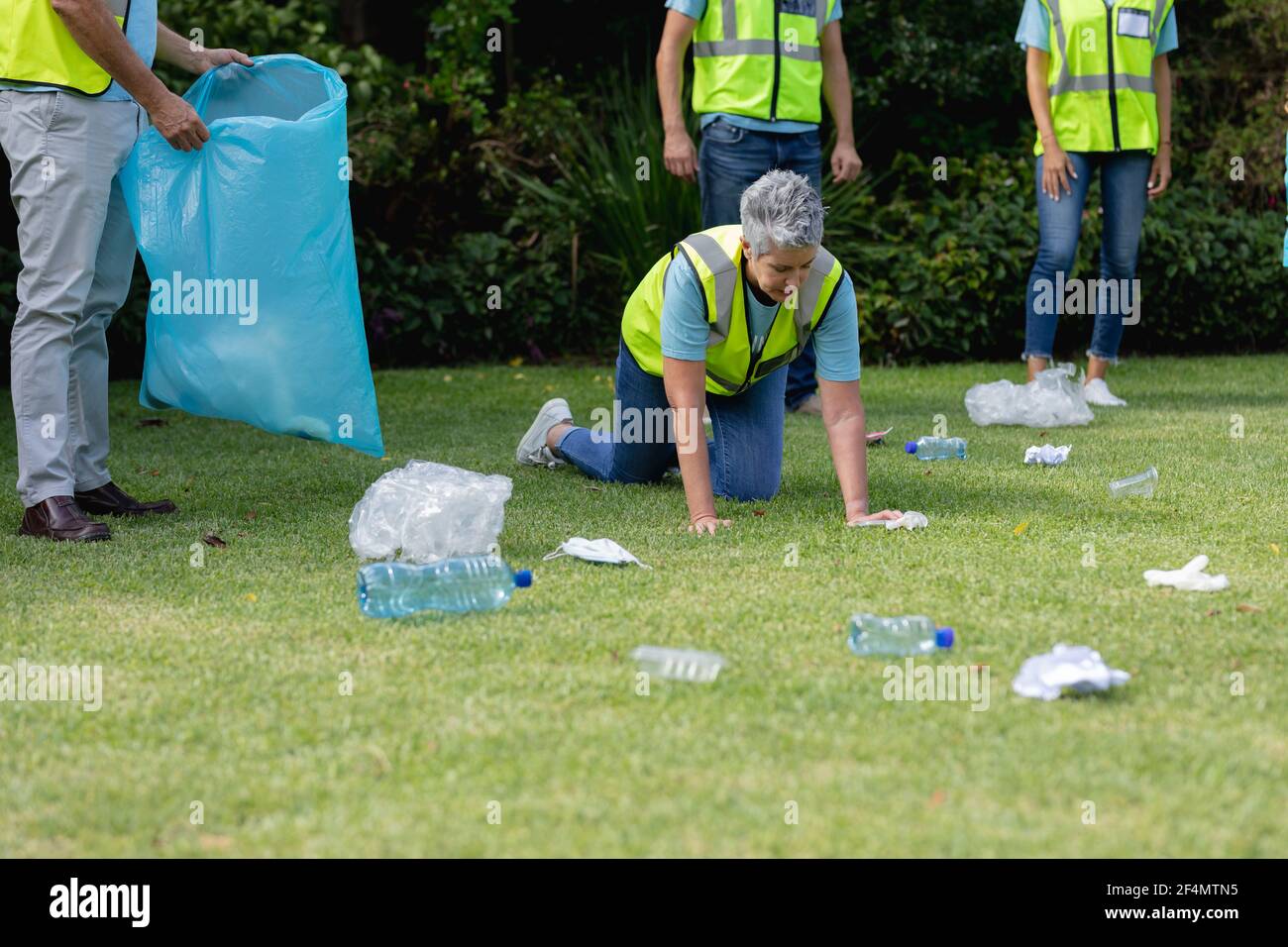 Rubbish garbage field farm hi-res stock photography and images - Alamy