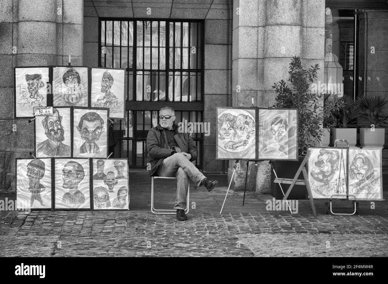 MADRID, SPAIN - Nov 18, 2019: cartoonist in the main square of madrid ...