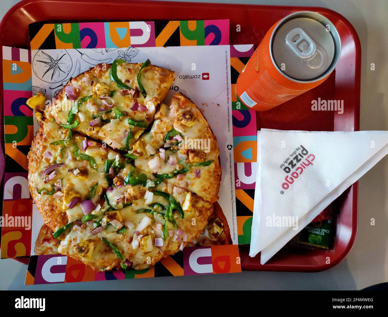 Margerita pizza hi-res stock photography and images - Alamy