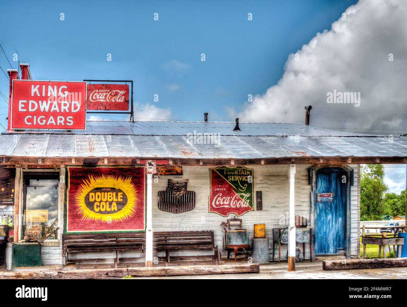 COLUMBIA, UNITED STATES - Jun 08, 2020: Vintage Country store showing ...