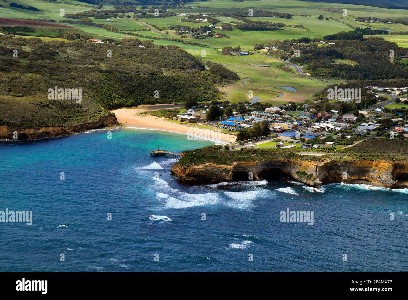 Port campbell jetty hi-res stock photography and images - Alamy