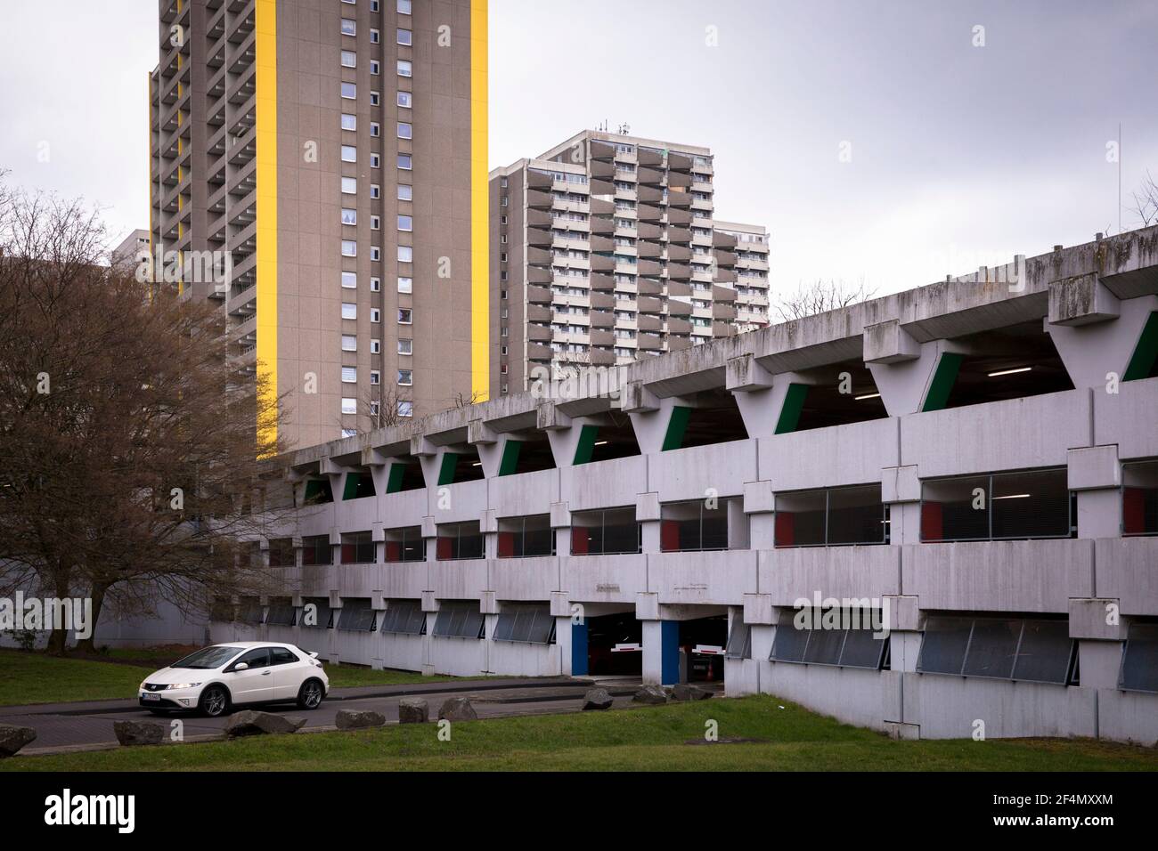 High rise parking garage hi-res stock photography and images - Alamy